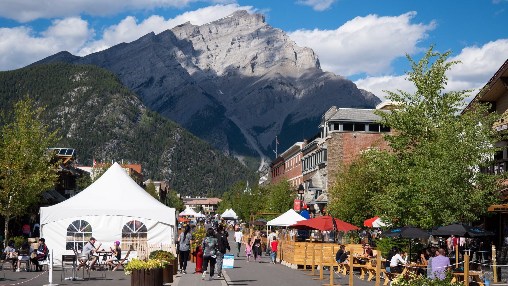 Banff bans smoking, vaping in public places - CityNews Edmonton