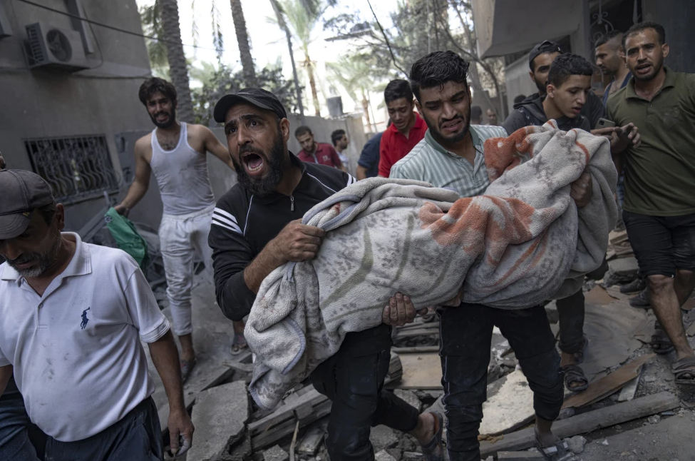 Israel airstrike on Gaza hospital kills 100s: Gaza health ministry ...