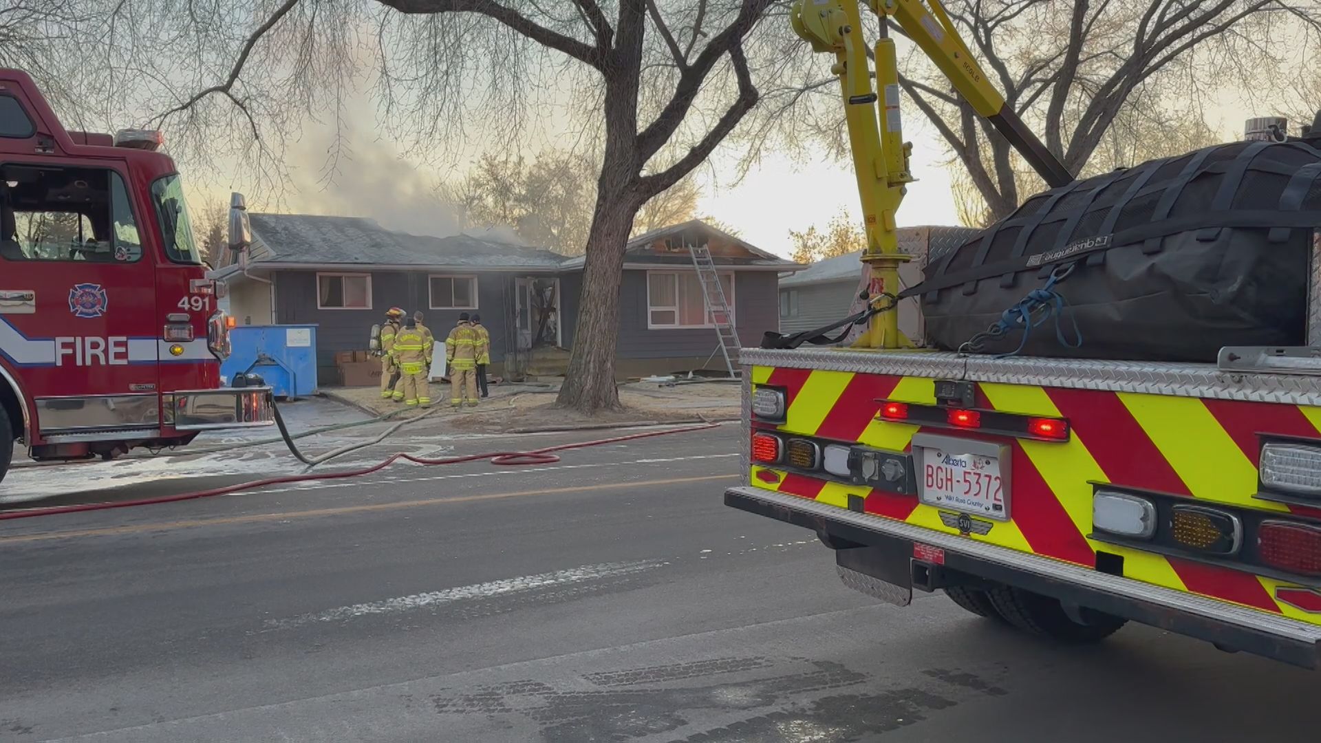Edmonton fire crews battle early morning house fire in Rio Terrace