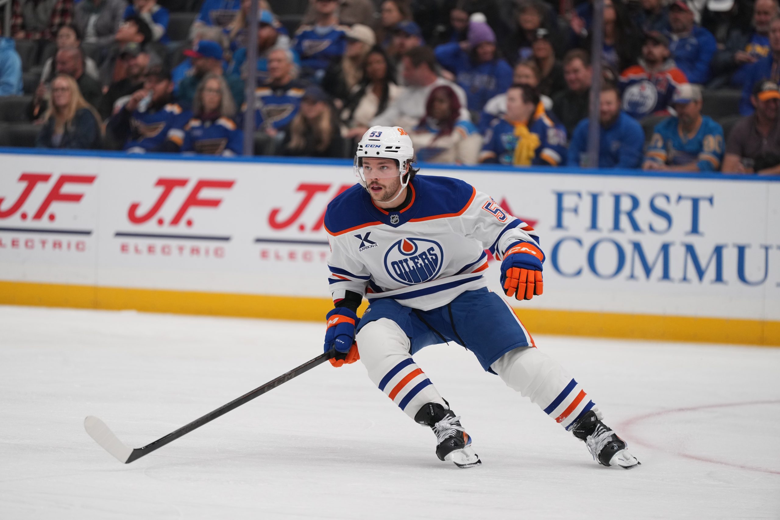 Oilers recall forwards Ike Howard, Quinn Hutson from AHL