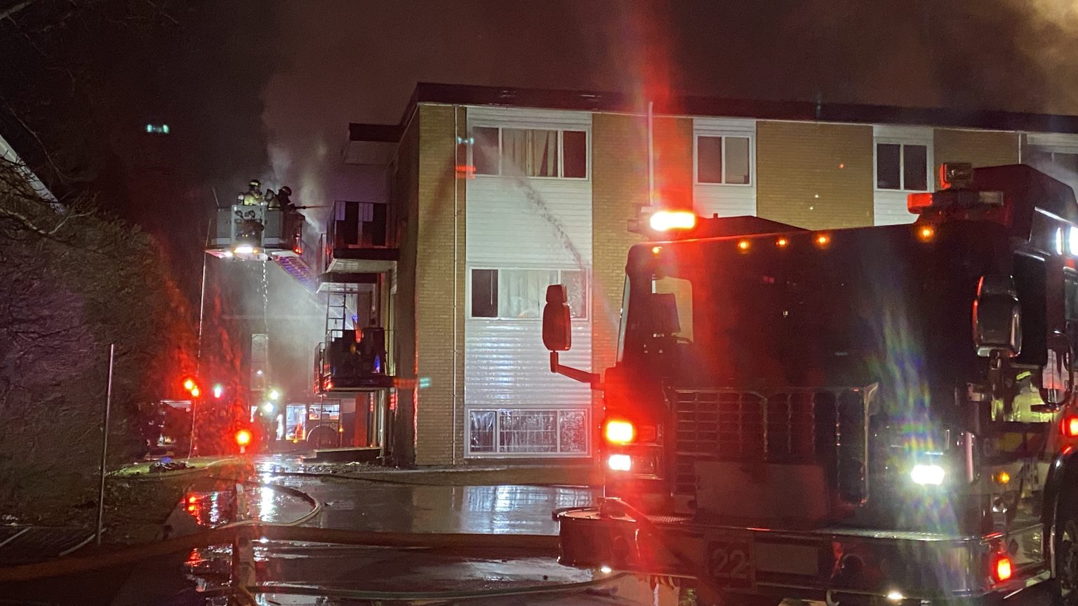 Canora apartment fire displaces 22 people: Edmonton firefighters