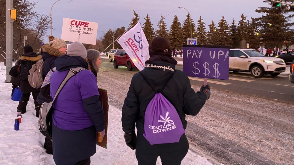 Edmonton public schools and CUPE still without a deal as more strike ...