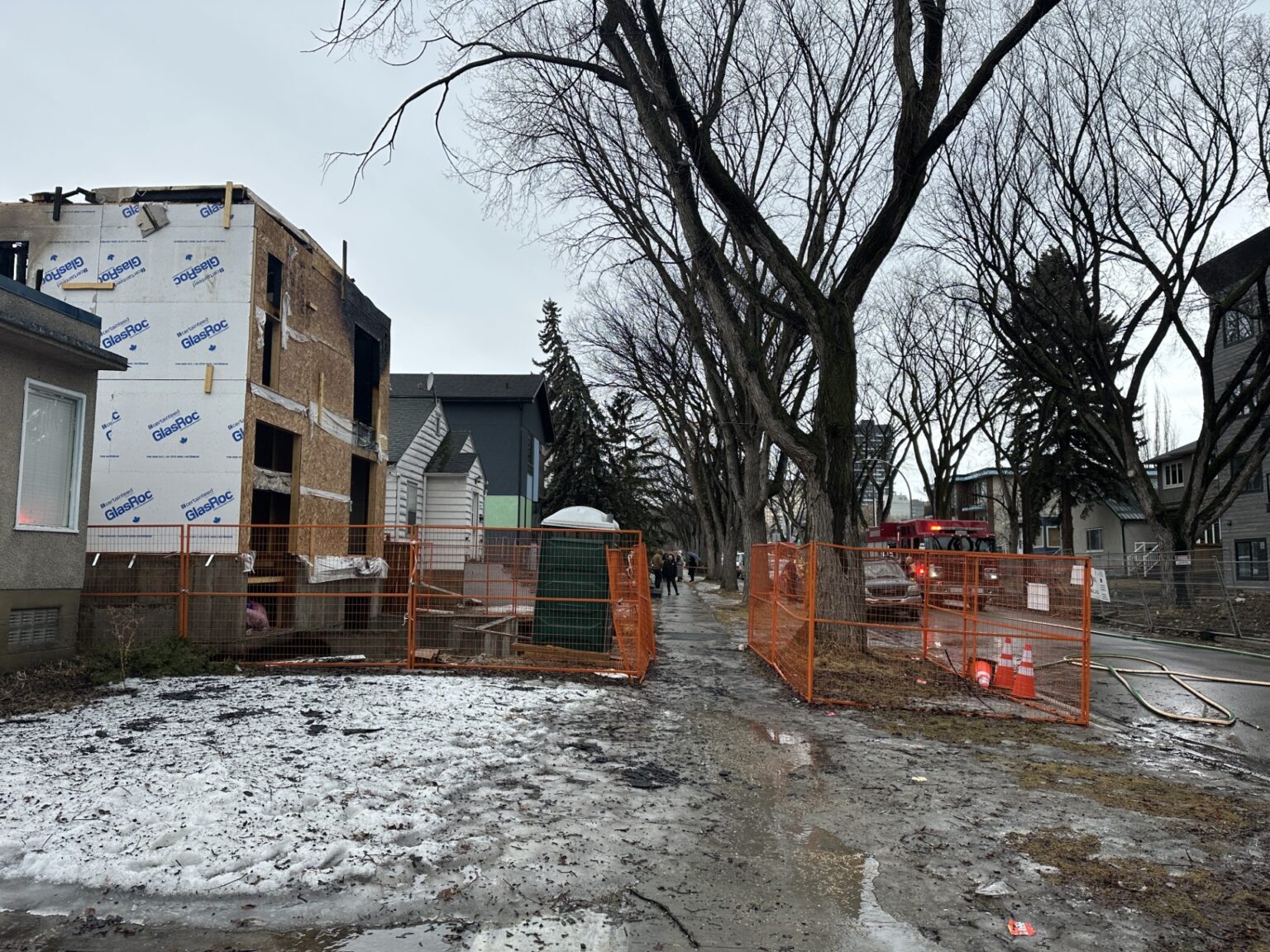 Fire damages under-construction home in south Edmonton