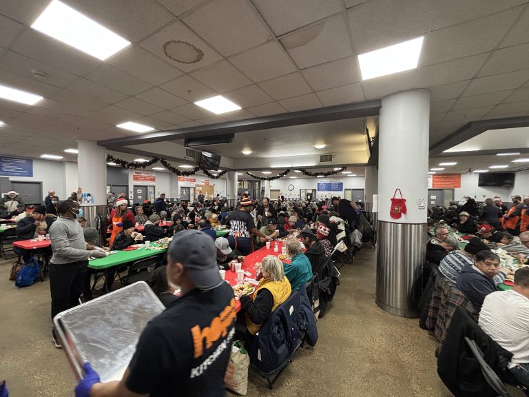 Hope Mission serves Christmas feast for Edmonton’s most vulnerable