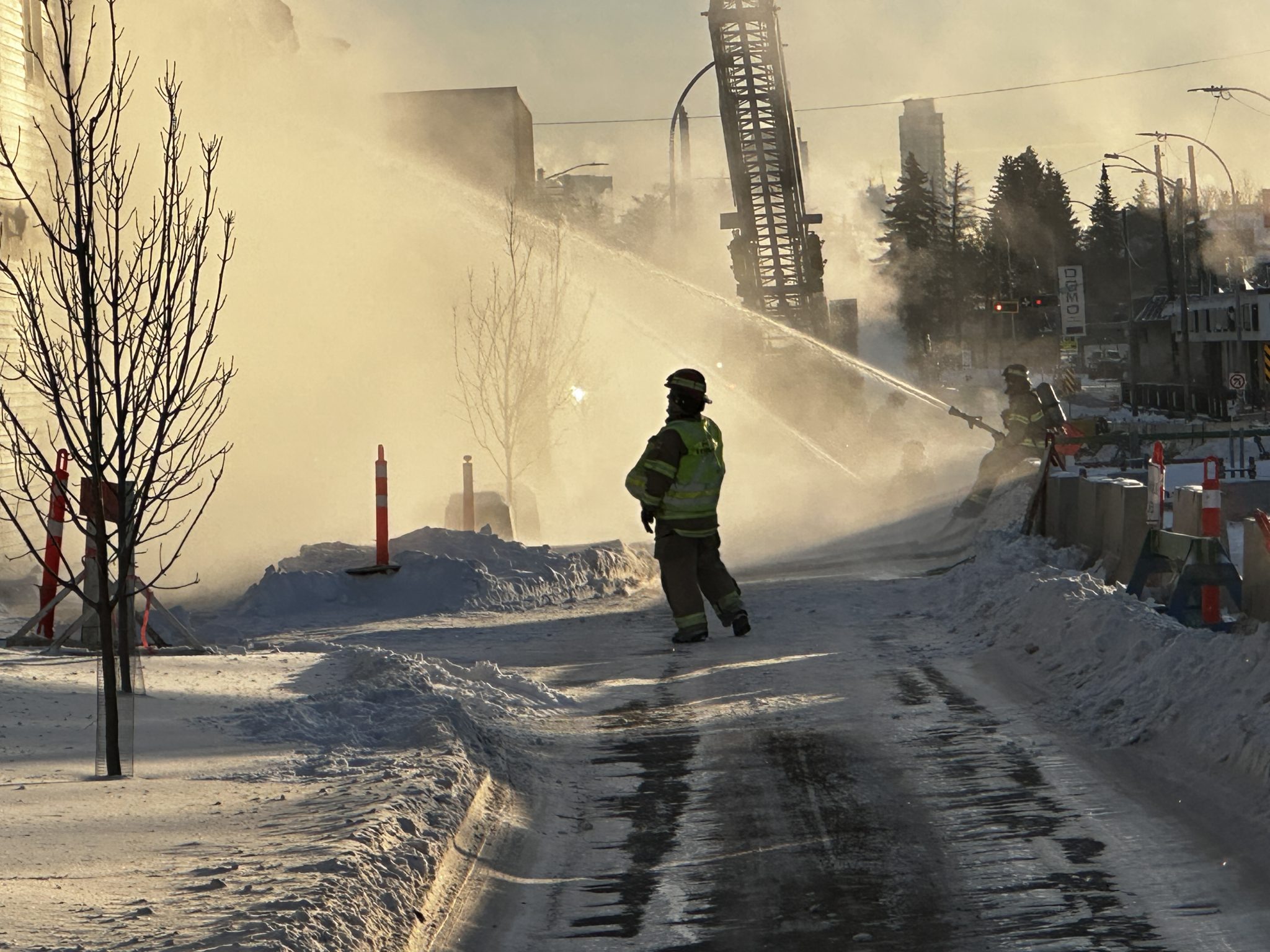 Edmonton firefighters working to put out blaze at Jasper Place Hotel