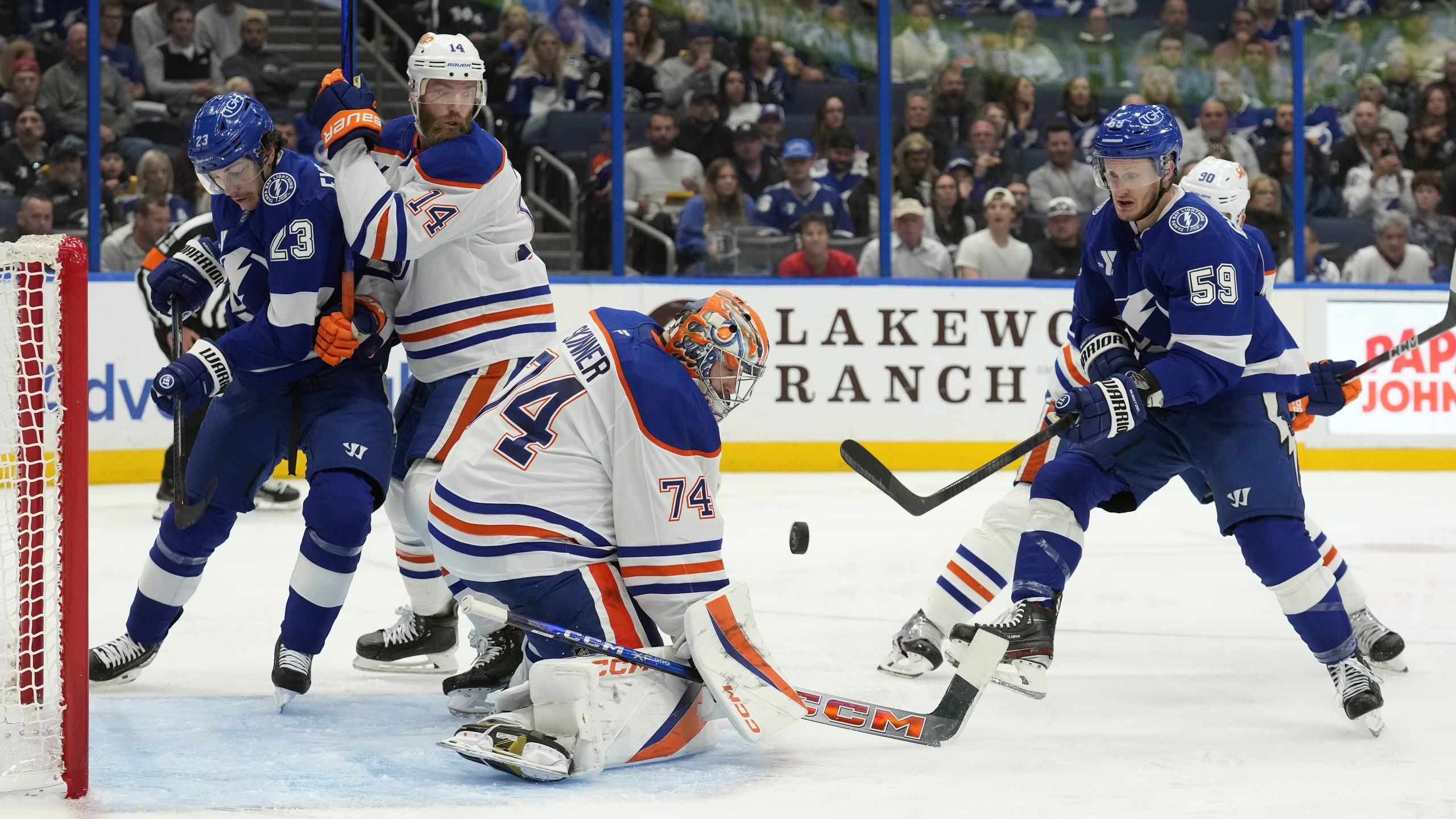 Oilers' struggles continue in loss to streaking Lightning