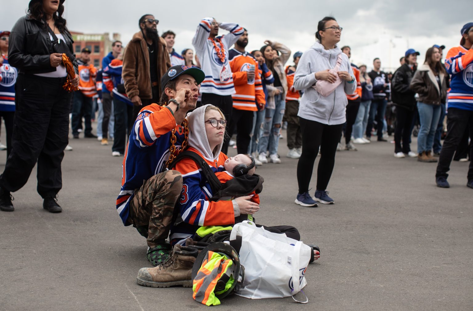 IN PHOTOS: Fans cheer on Oilers at Game 5 watch party outside Rogers Place