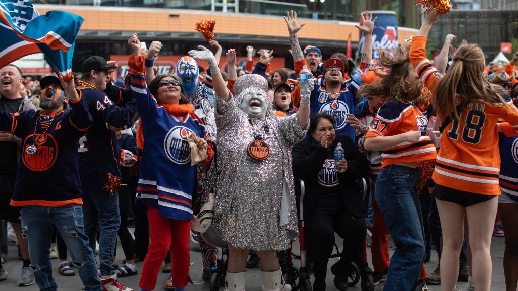 IN PHOTOS: Fans cheer on Oilers at Game 5 watch party outside Rogers Place