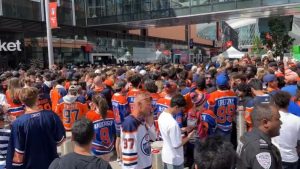 Game 7: Oilers fan parks at capacity, Edmonton police say