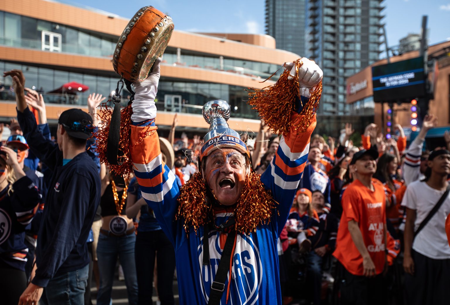 IN PHOTOS: Oilers fans in Edmonton and Florida for Game 7