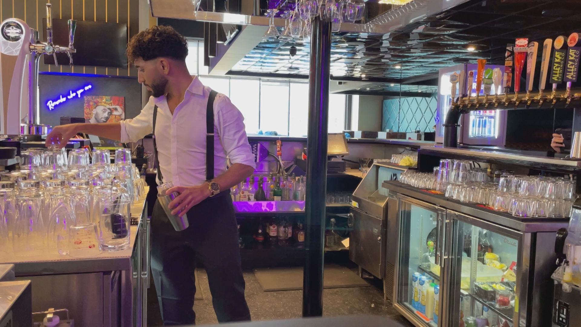 Edmonton restaurants offer discounted meals for NWT evacuees - CityNews ...