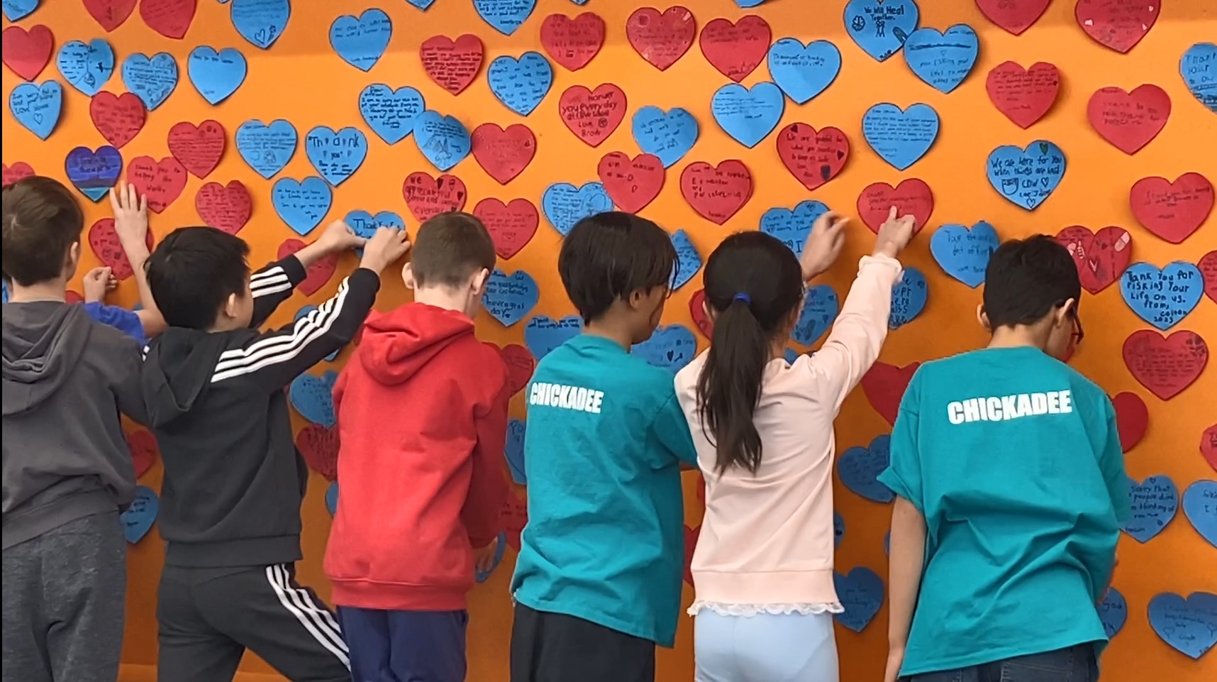 Elementary school students show their support for Edmonton police ...