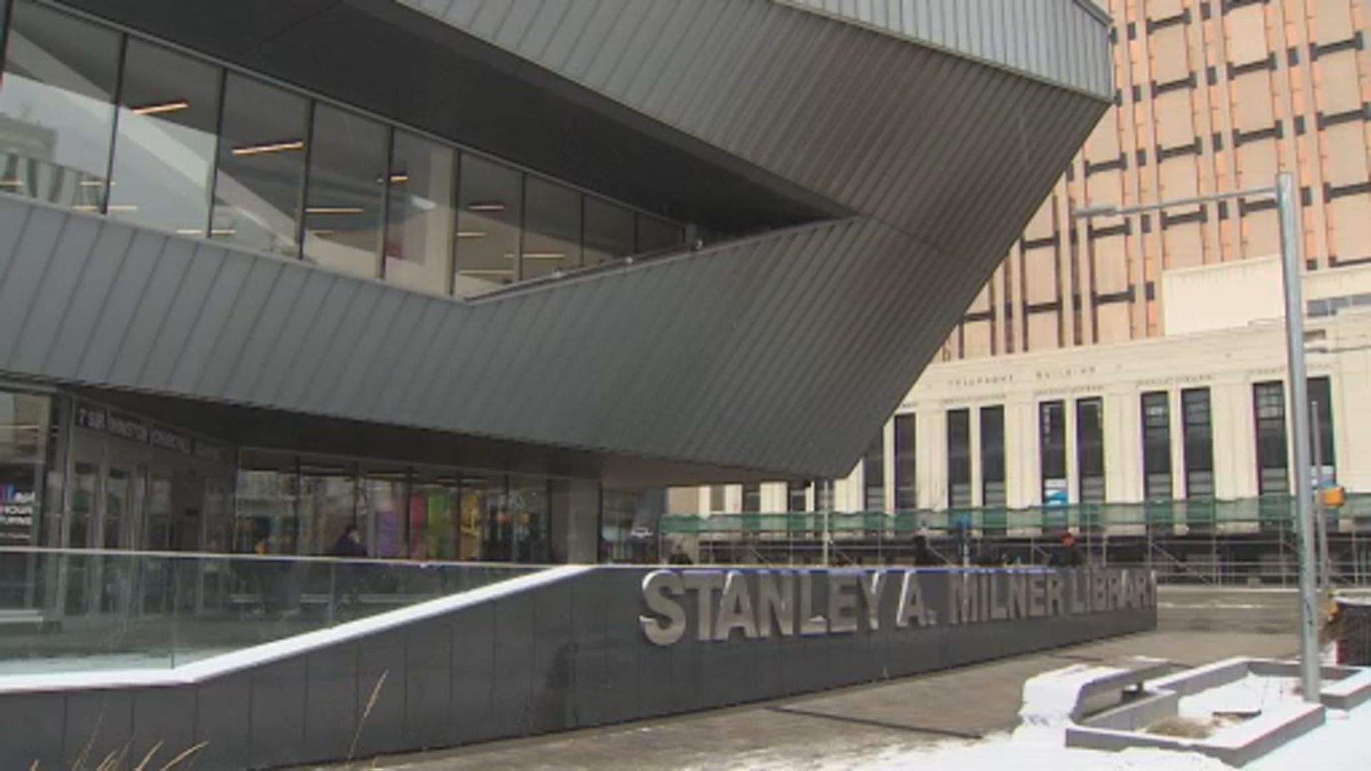 3 security guards injured by man with knife at Stanley A. Milner ...