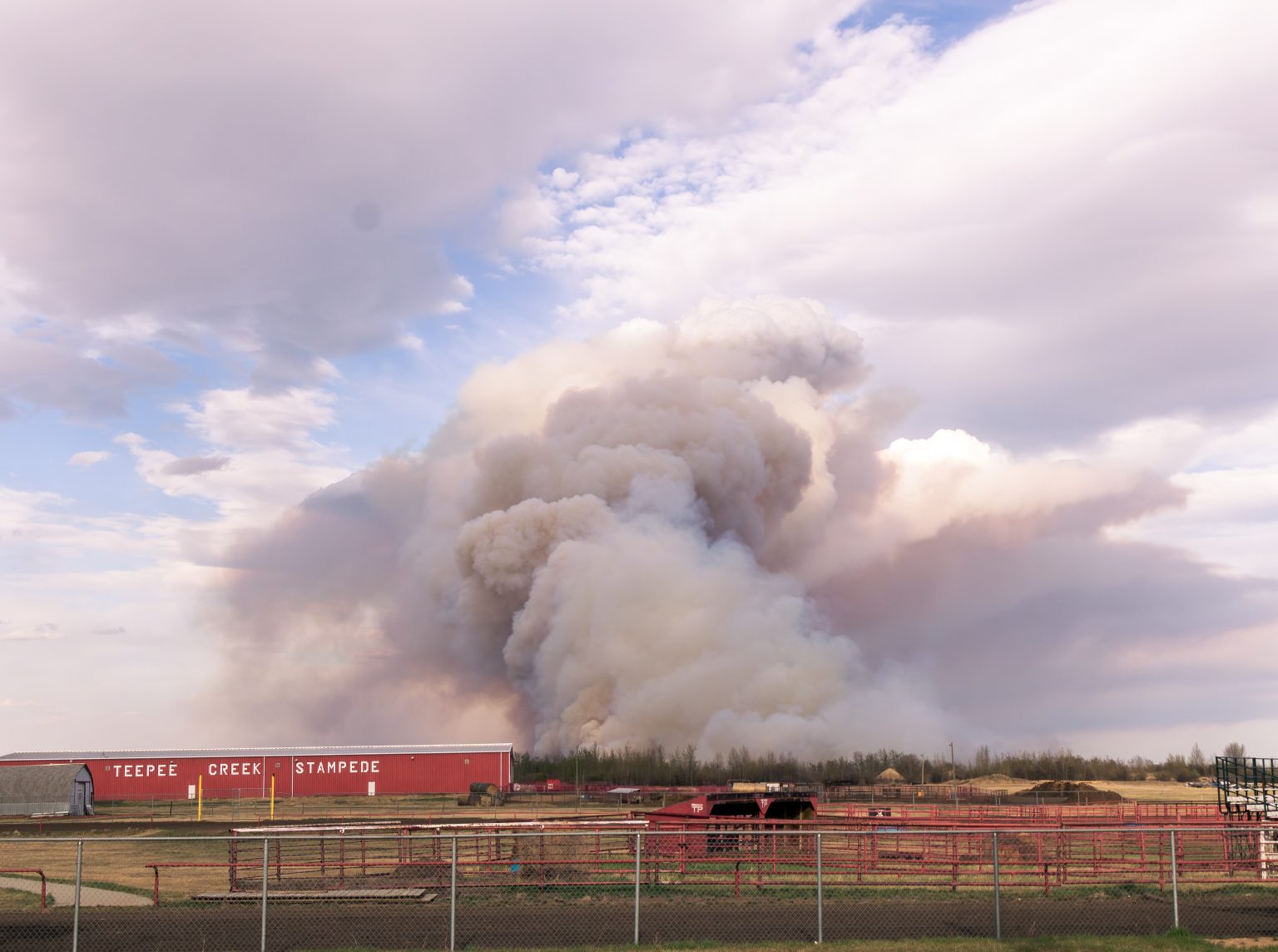 Grande Prairie wildfire: evacuation order remains in effect