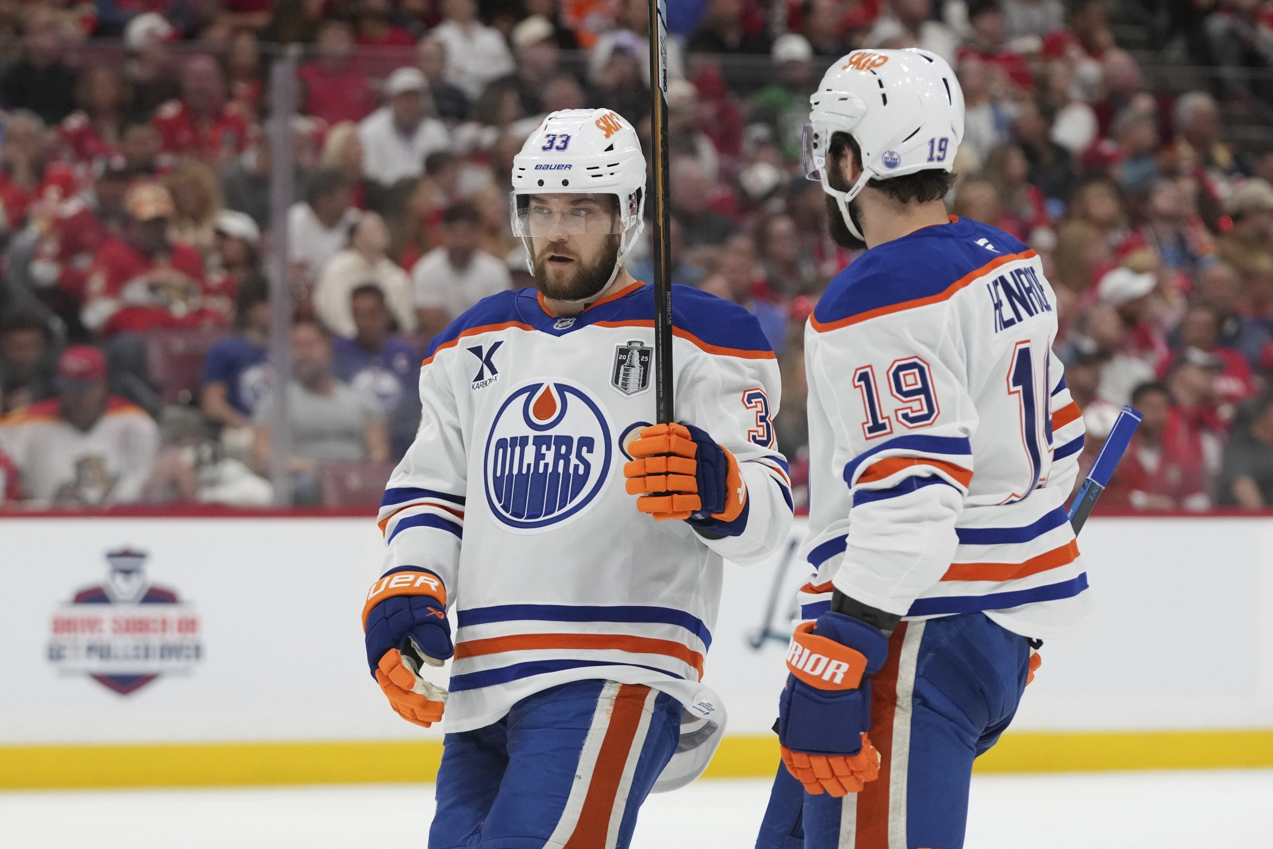 Edmonton Oilers deal winger Viktor Arvidsson to Boston Bruins for 2027 ...