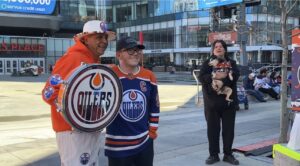 Oilers fans line up earlier for Ice District watch party