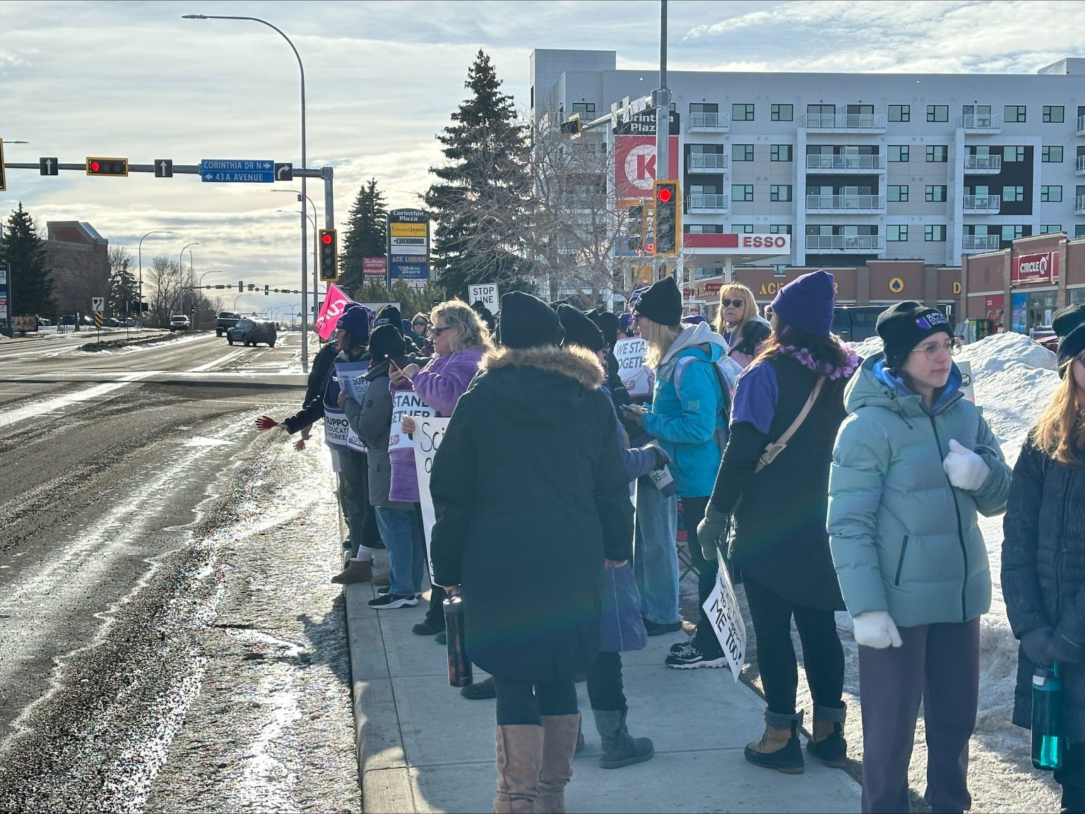 Alberta school boards strike tentative deal with unionized support workers
